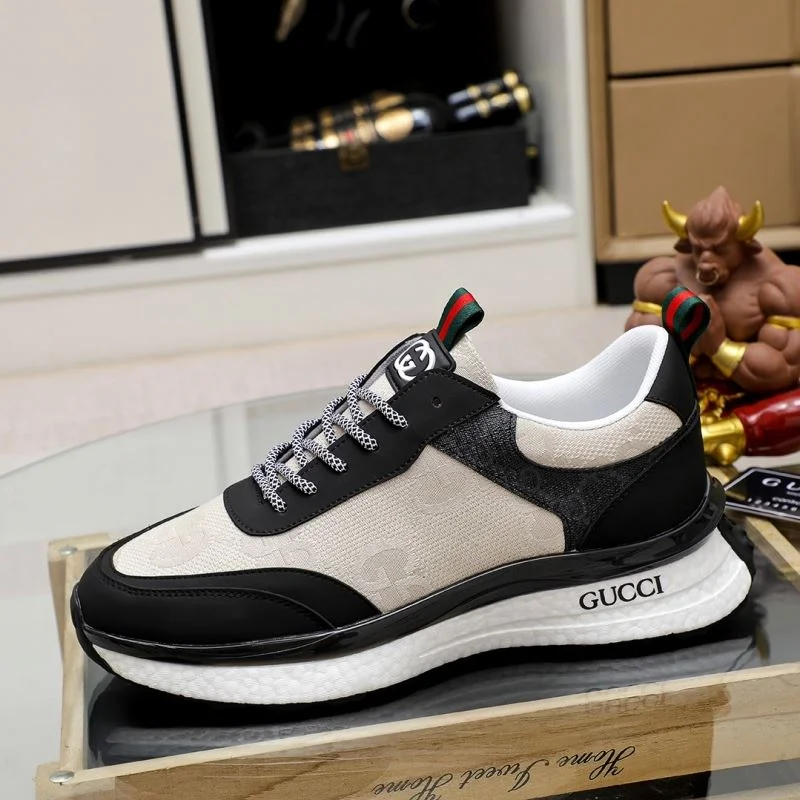 Accurate model Gucci Low Shoes