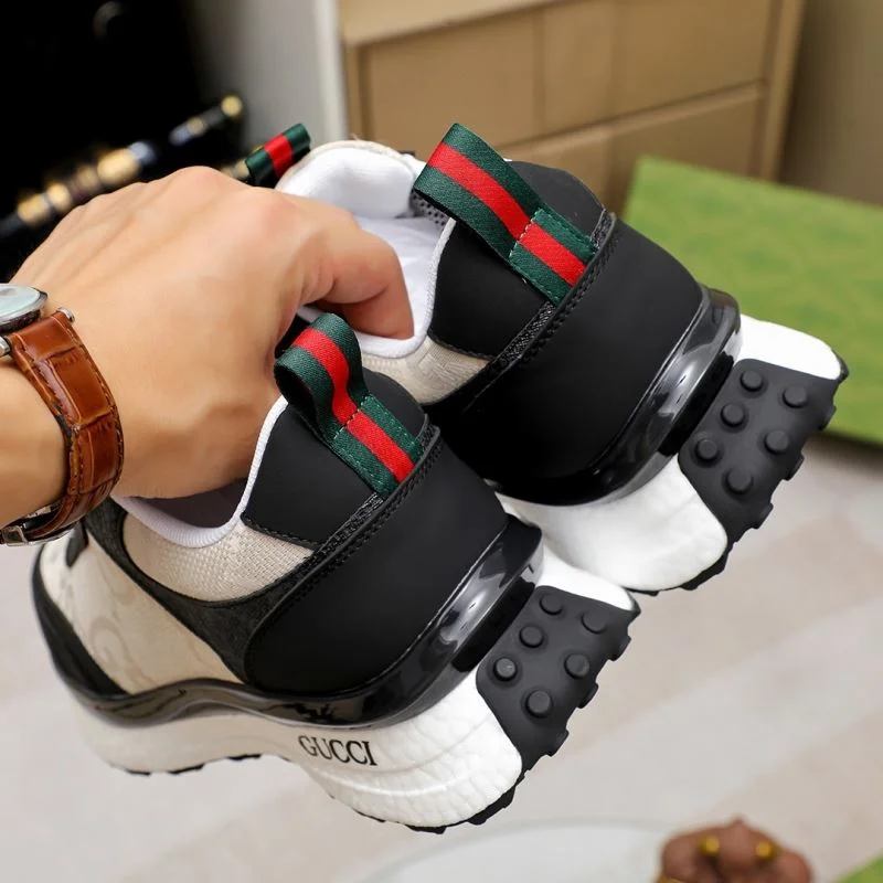 Accurate model Gucci Low Shoes