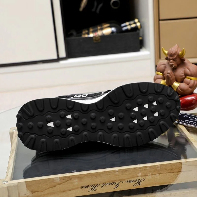 Perfect replica Gucci Low Shoes