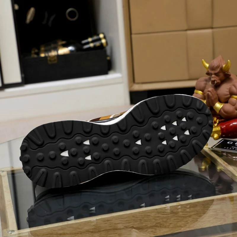 Top mirror Gucci Low Shoes