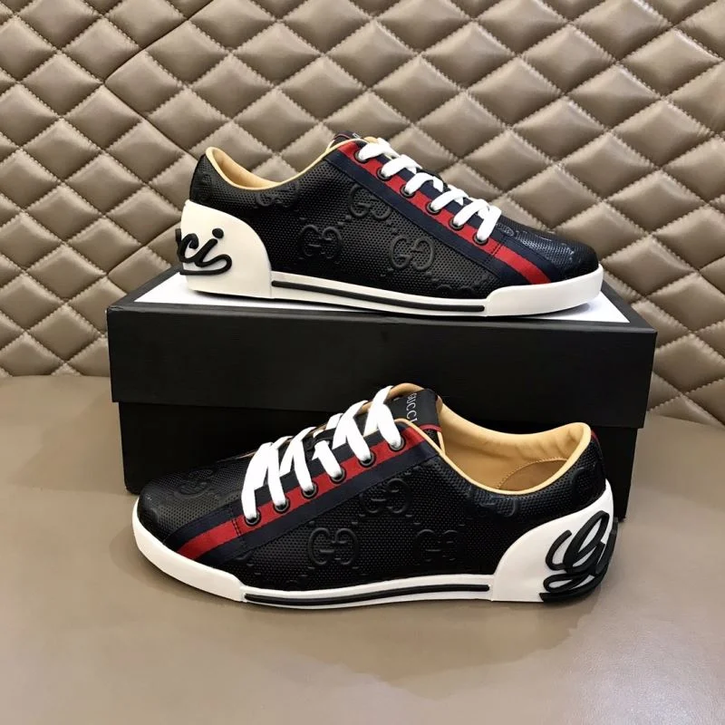 Value-priced Gucci Low Shoes