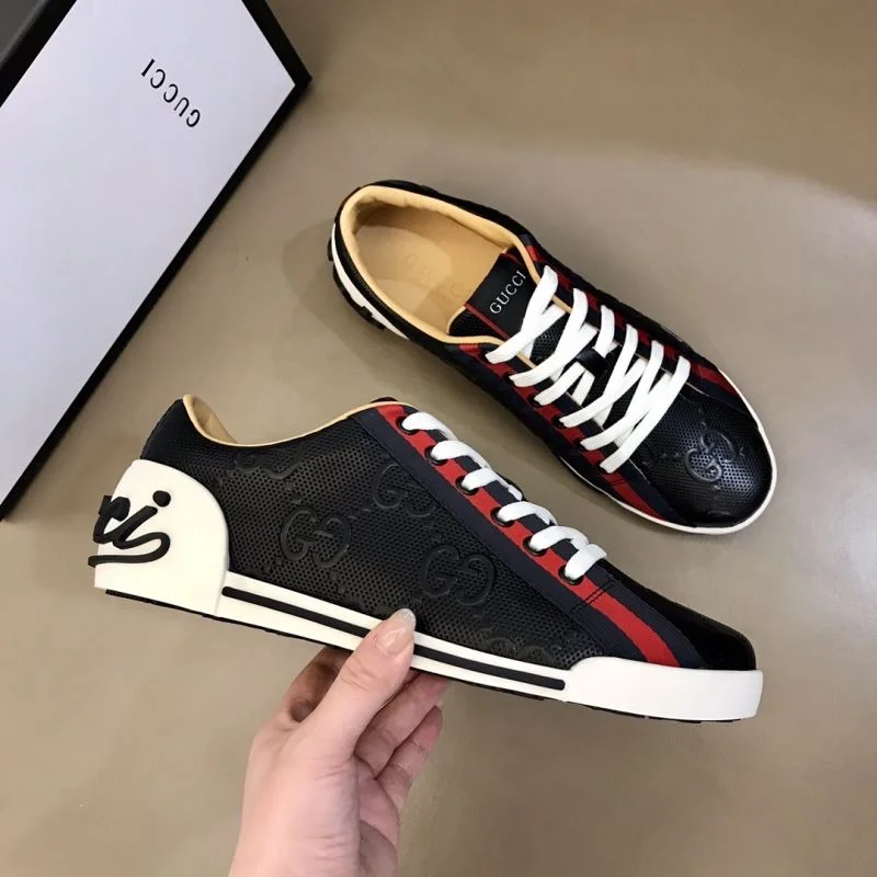 Value-priced Gucci Low Shoes