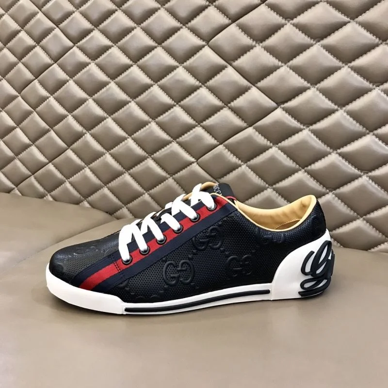 Value-priced Gucci Low Shoes