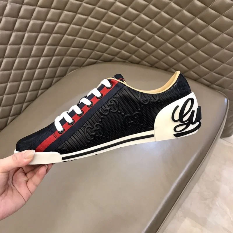 Value-priced Gucci Low Shoes