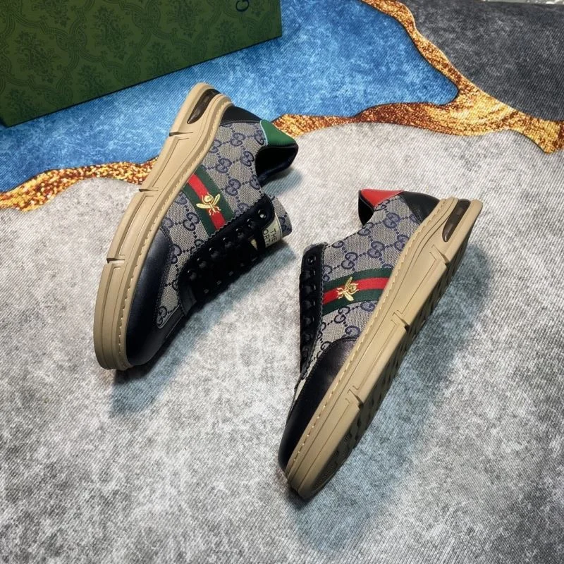 Accurate model Gucci Low Shoes