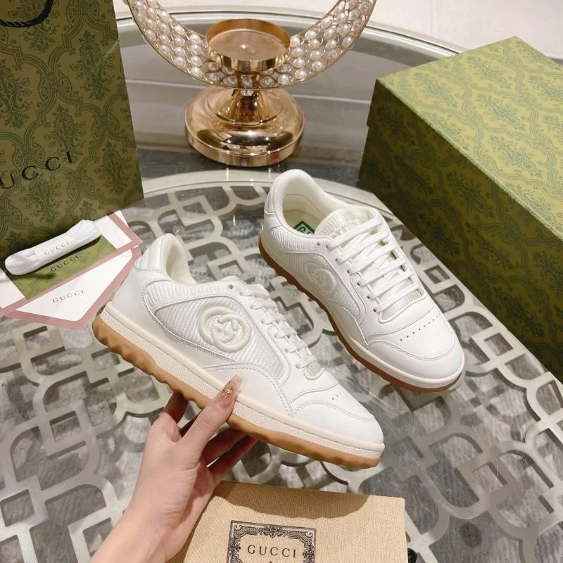 Value-priced Gucci Low Shoes