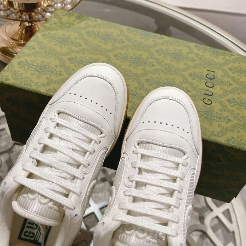 Value-priced Gucci Low Shoes