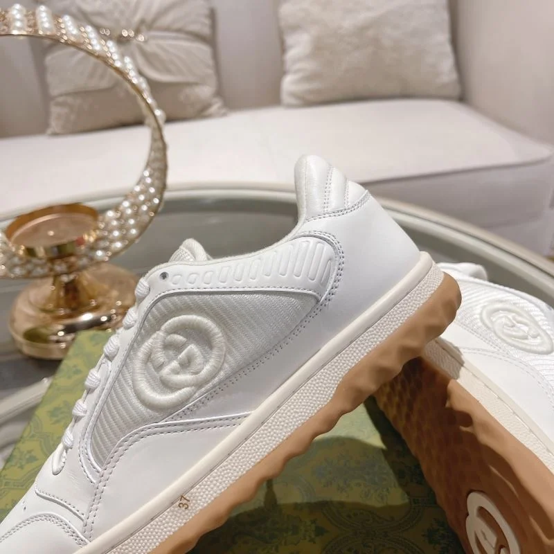 Value-priced Gucci Low Shoes
