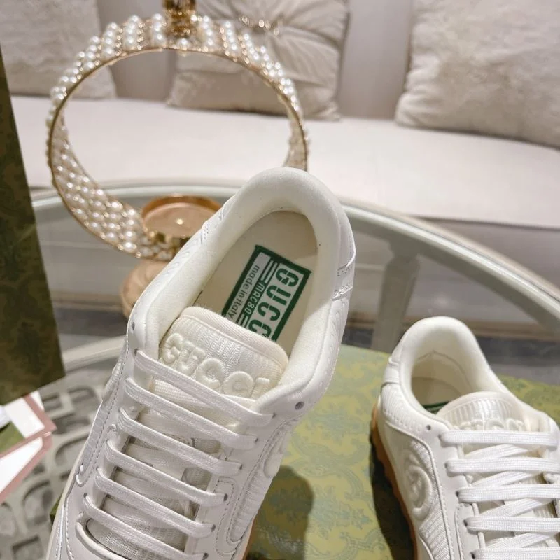 Value-priced Gucci Low Shoes