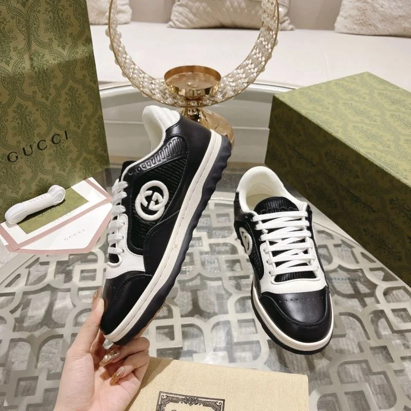 Accurate model Gucci Low Shoes