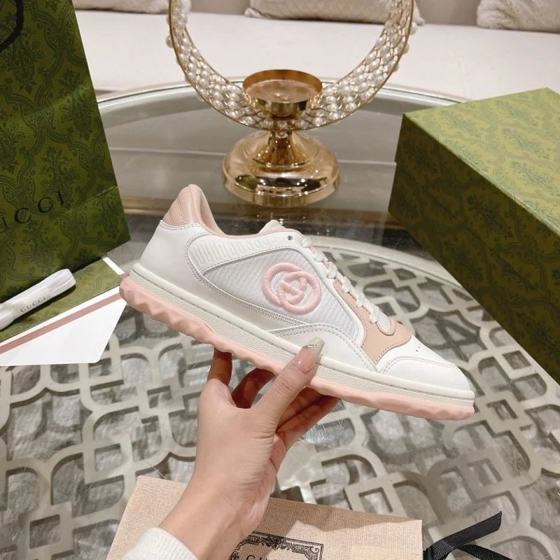 Accurate model Gucci Low Shoes