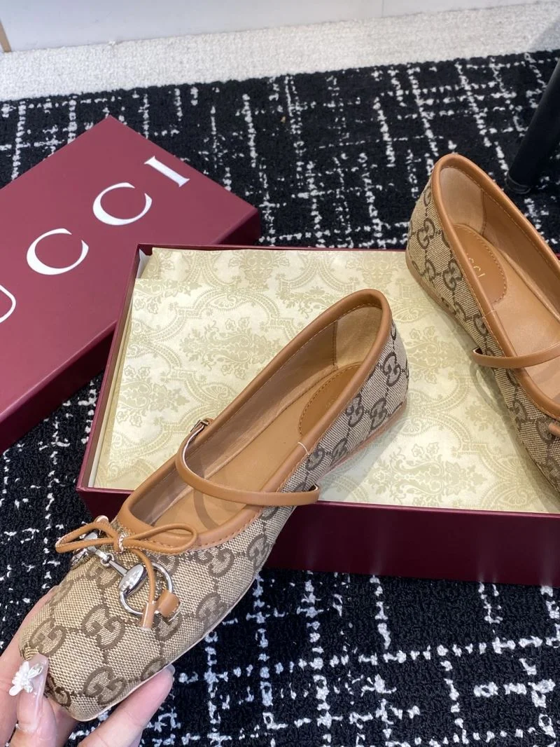 Top match Gucci Low Shoes