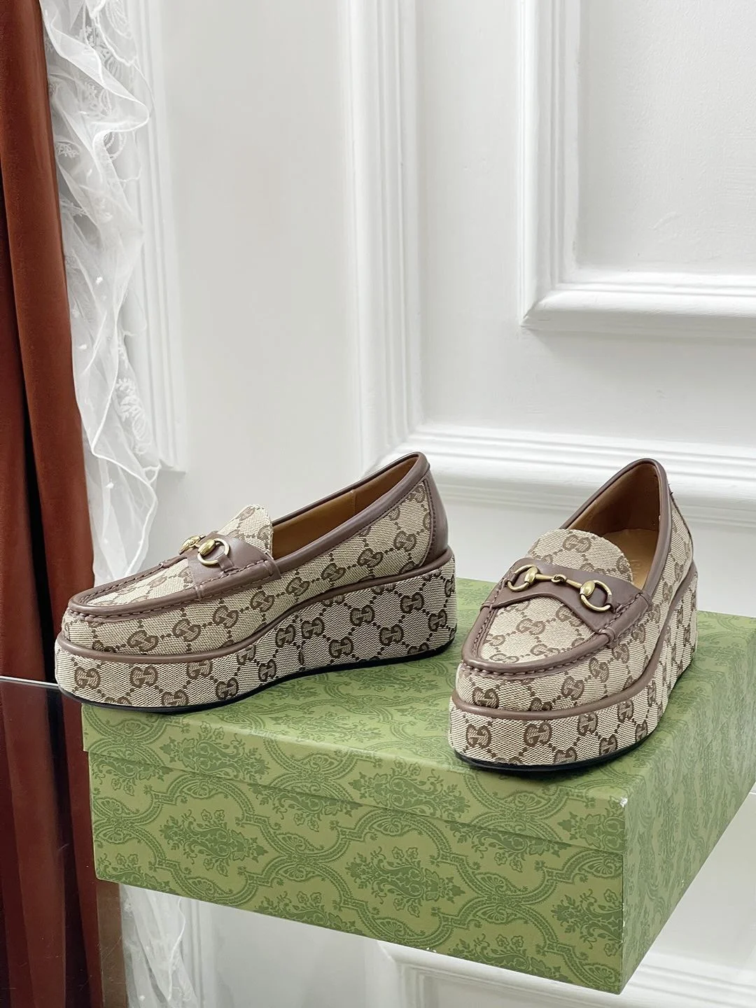 Top mirror Gucci Low Shoes