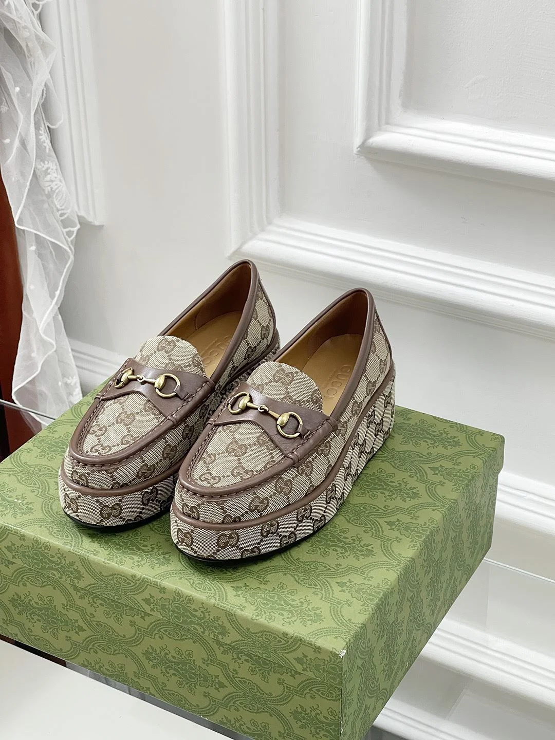 Top mirror Gucci Low Shoes