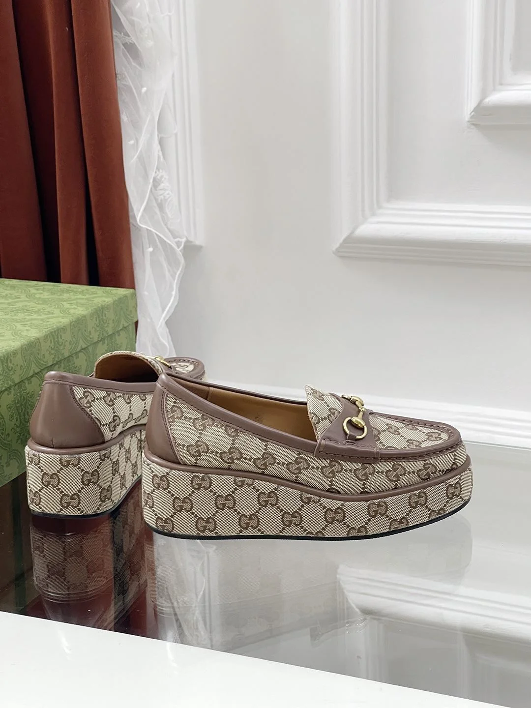 Top mirror Gucci Low Shoes
