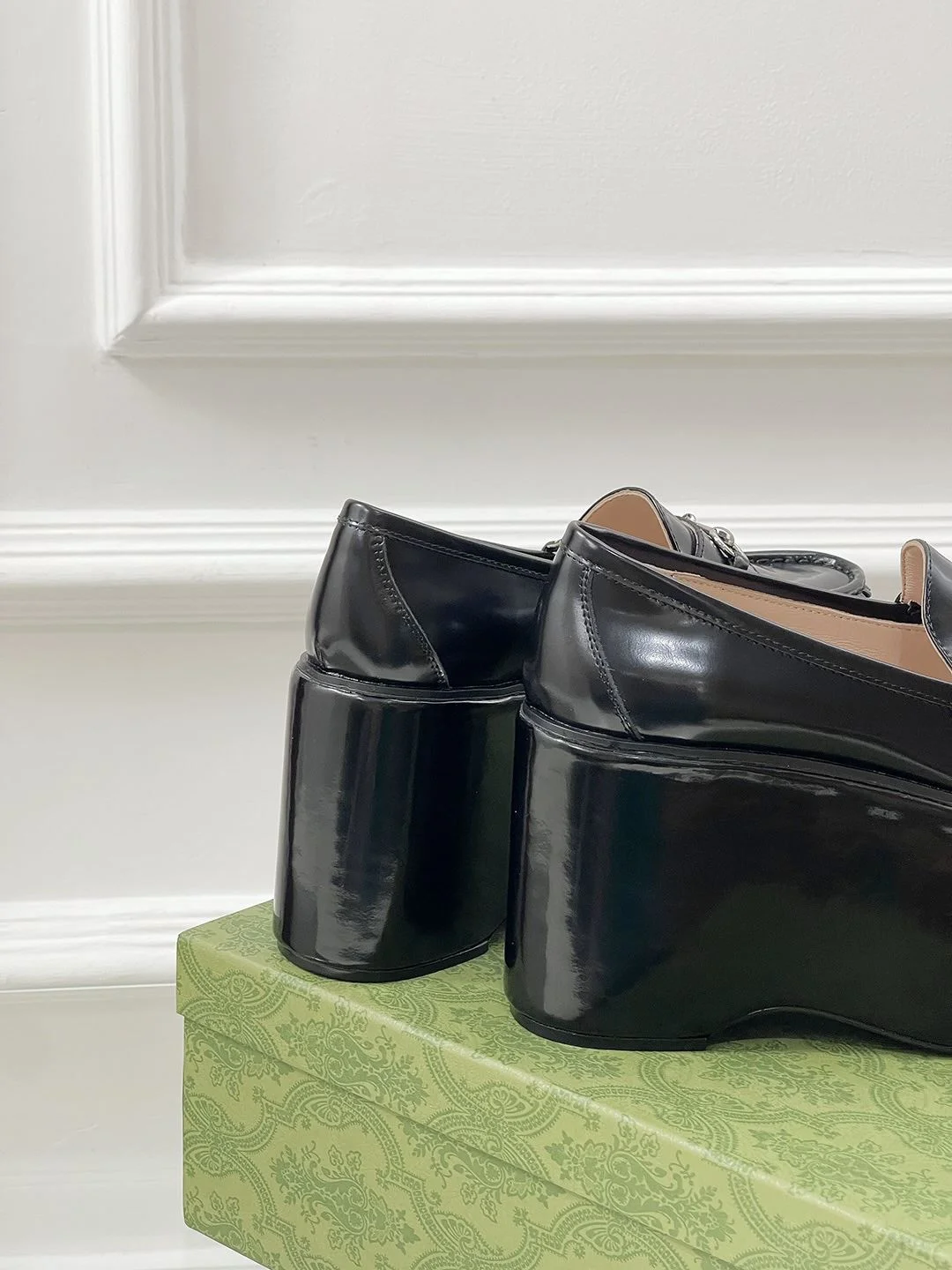 Top mirror Gucci Low Shoes