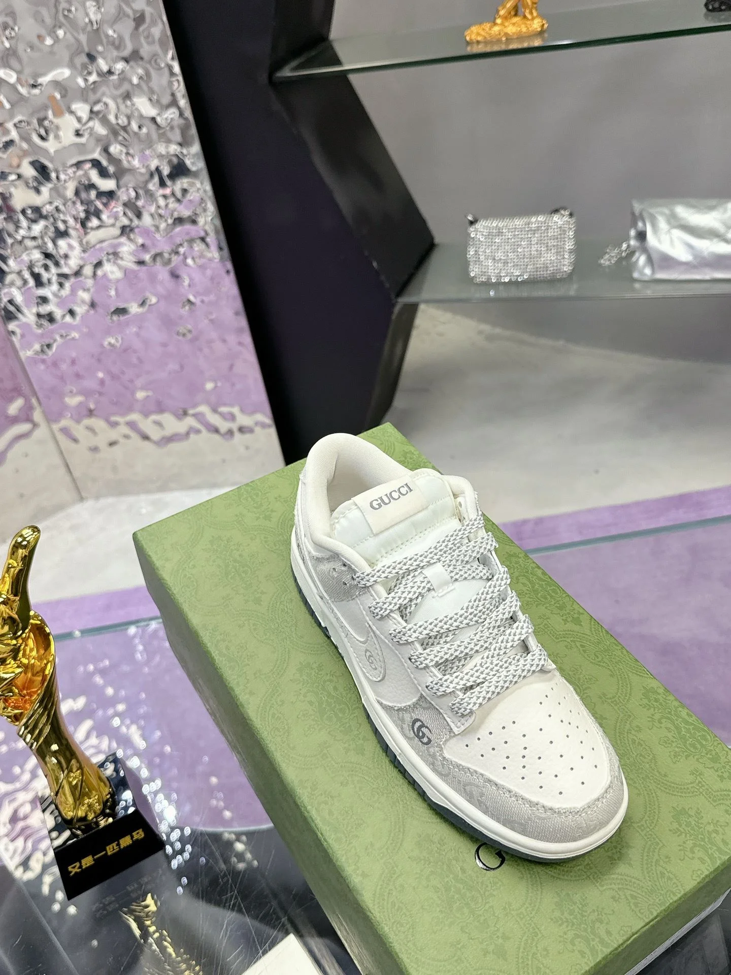 Top mirror Gucci Low Shoes
