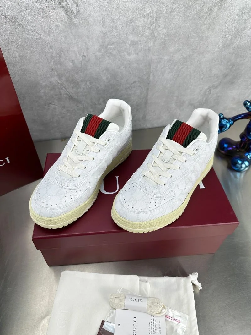 Value-priced Gucci Low Shoes