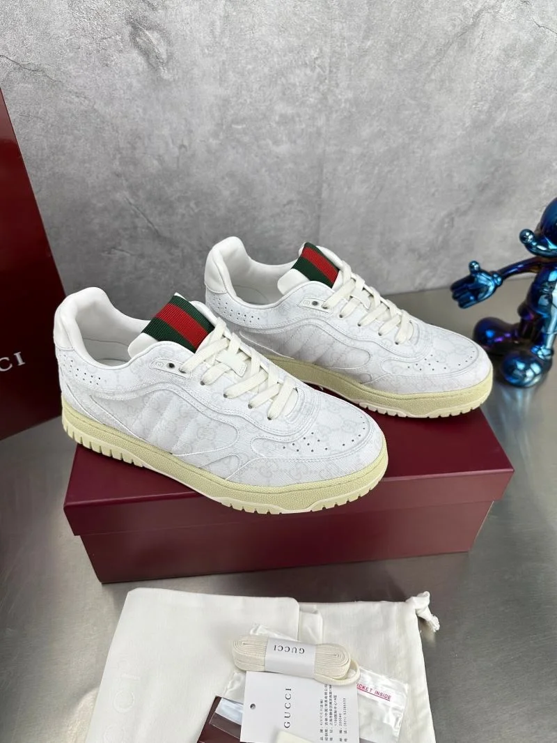 Value-priced Gucci Low Shoes