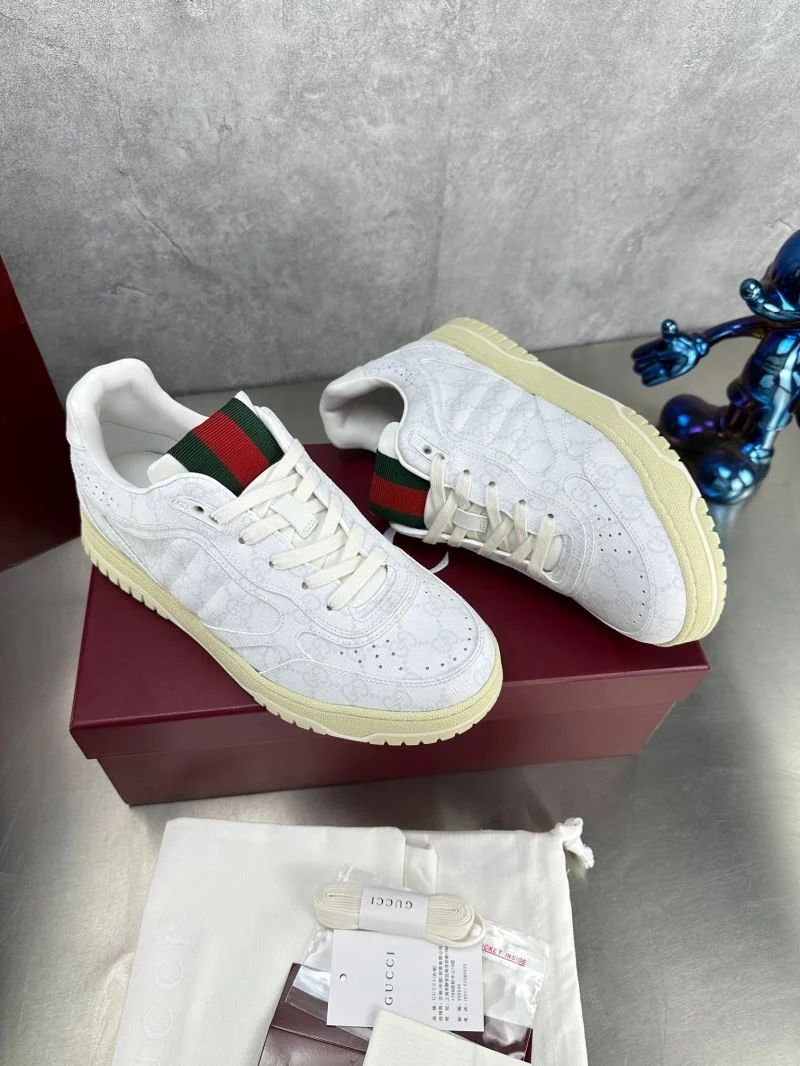 Value-priced Gucci Low Shoes