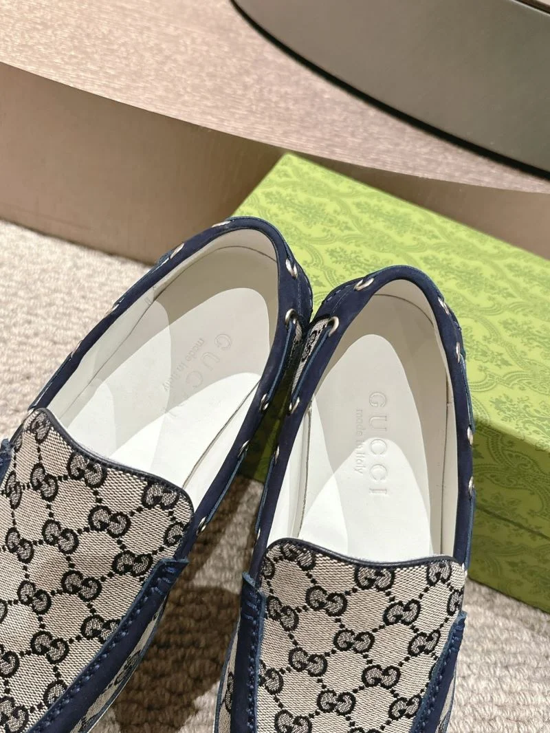 Accurate model Gucci Low Shoes