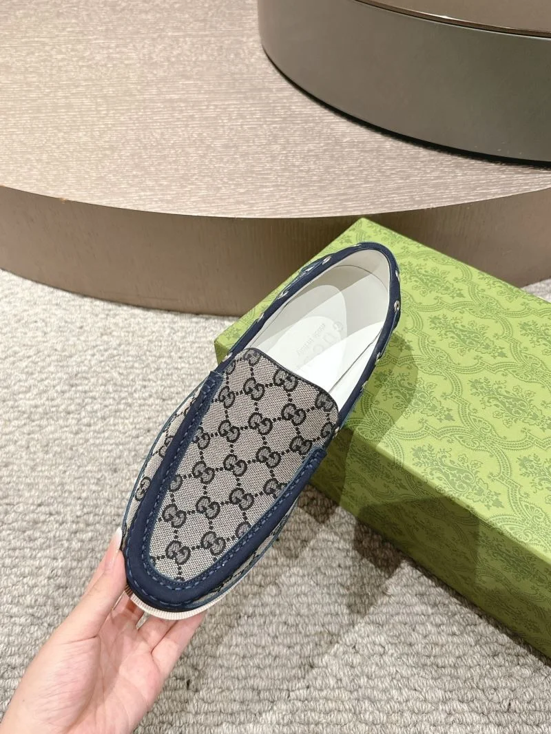 Accurate model Gucci Low Shoes