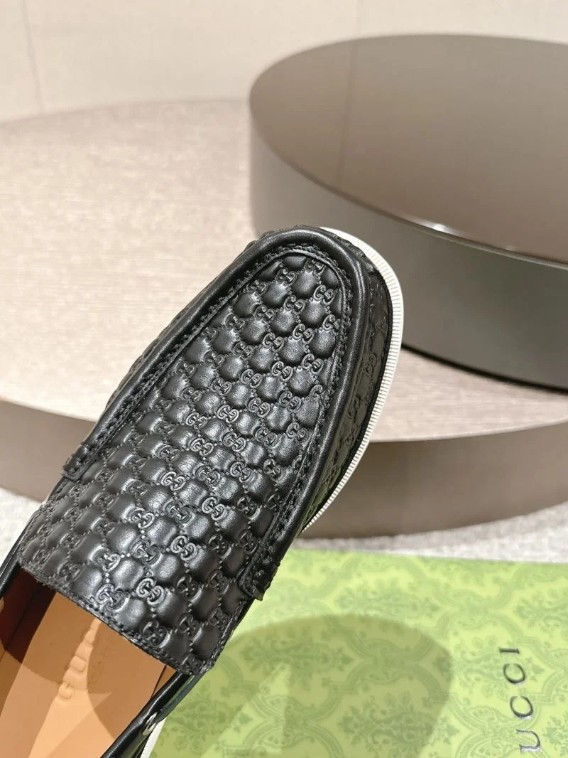 Top mirror Gucci Low Shoes