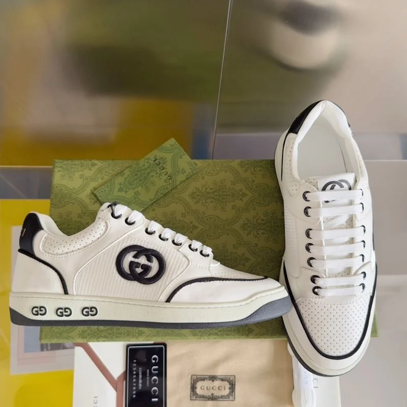 Accurate model Gucci Low Shoes