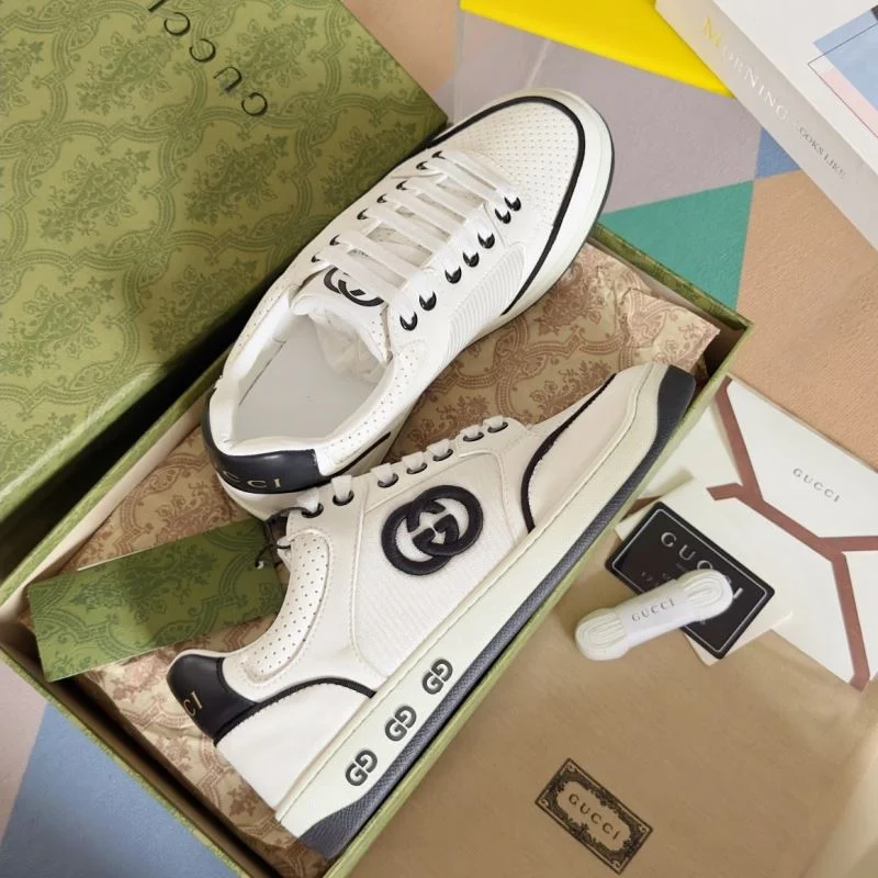 Accurate model Gucci Low Shoes