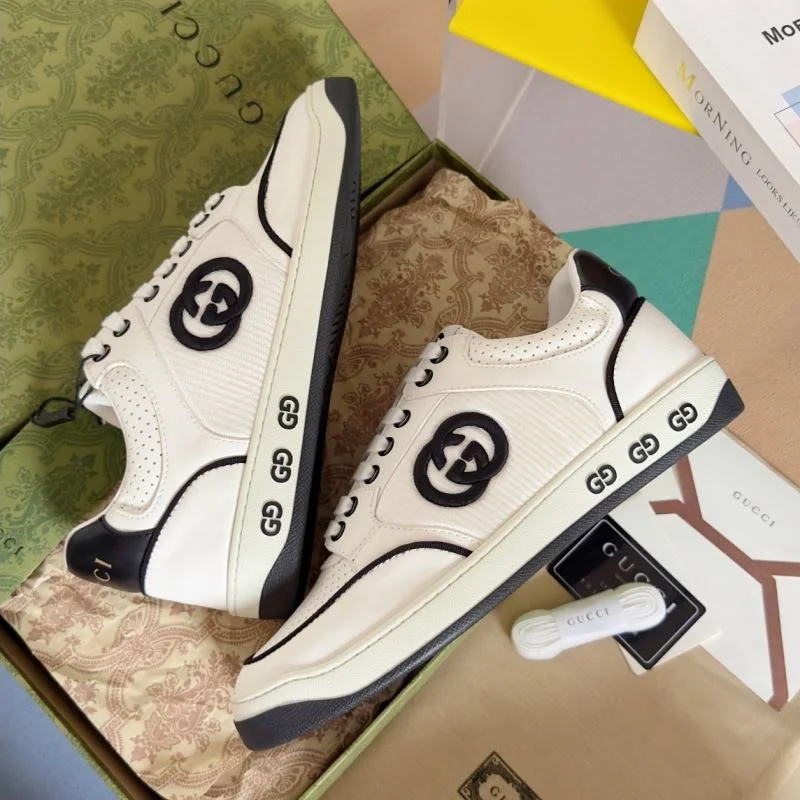 Accurate model Gucci Low Shoes