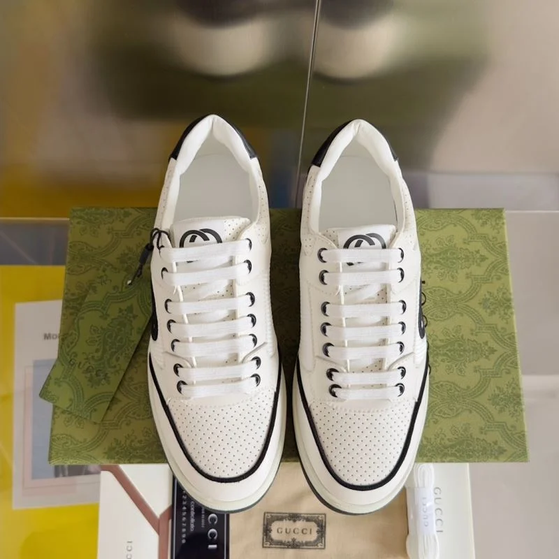 Accurate model Gucci Low Shoes