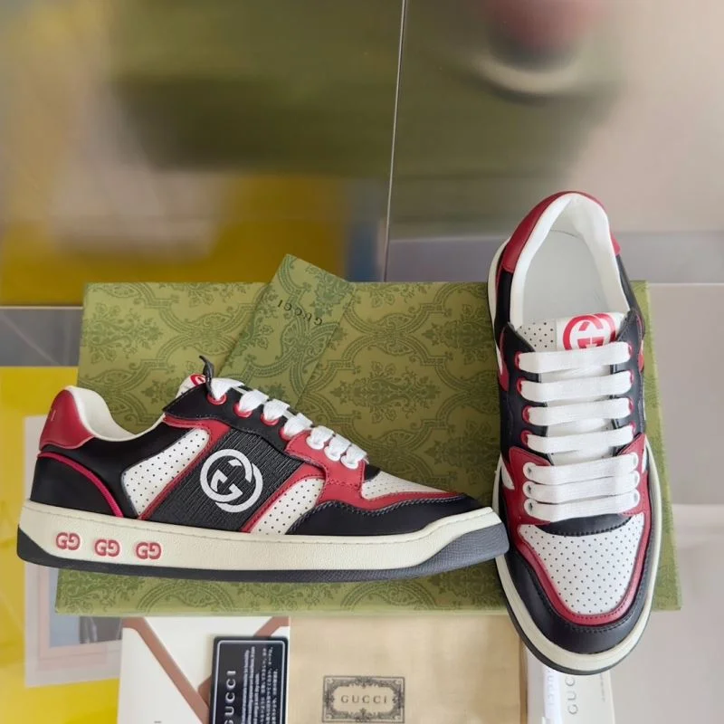 Value-priced Gucci Low Shoes
