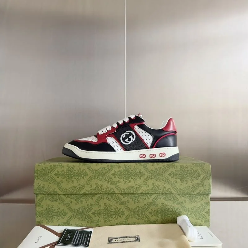 Value-priced Gucci Low Shoes