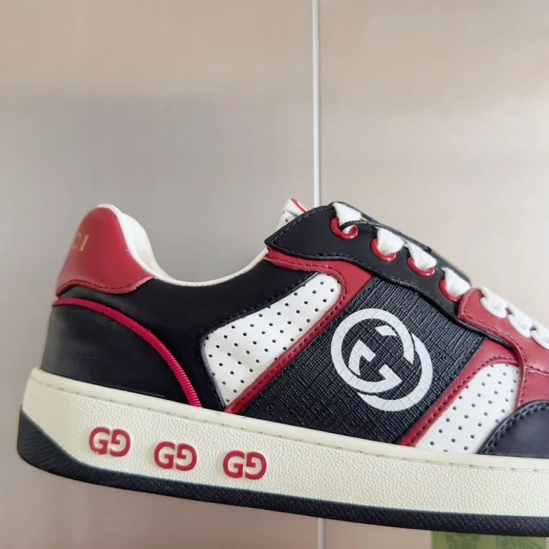 Value-priced Gucci Low Shoes