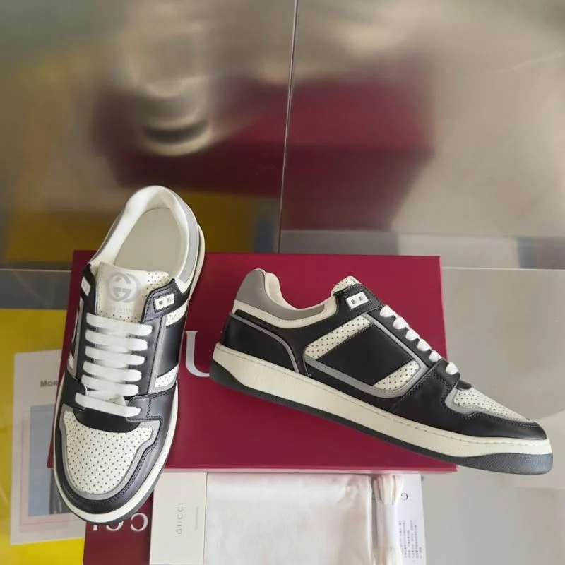 Accurate model Gucci Low Shoes