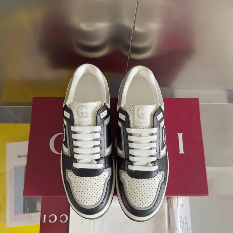 Accurate model Gucci Low Shoes