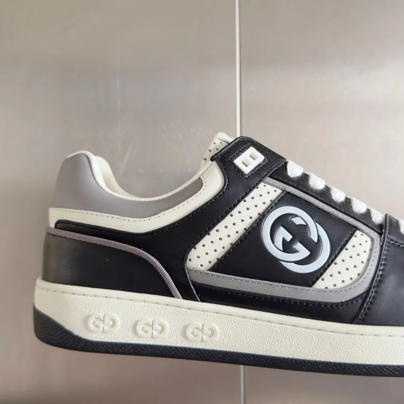 Accurate model Gucci Low Shoes