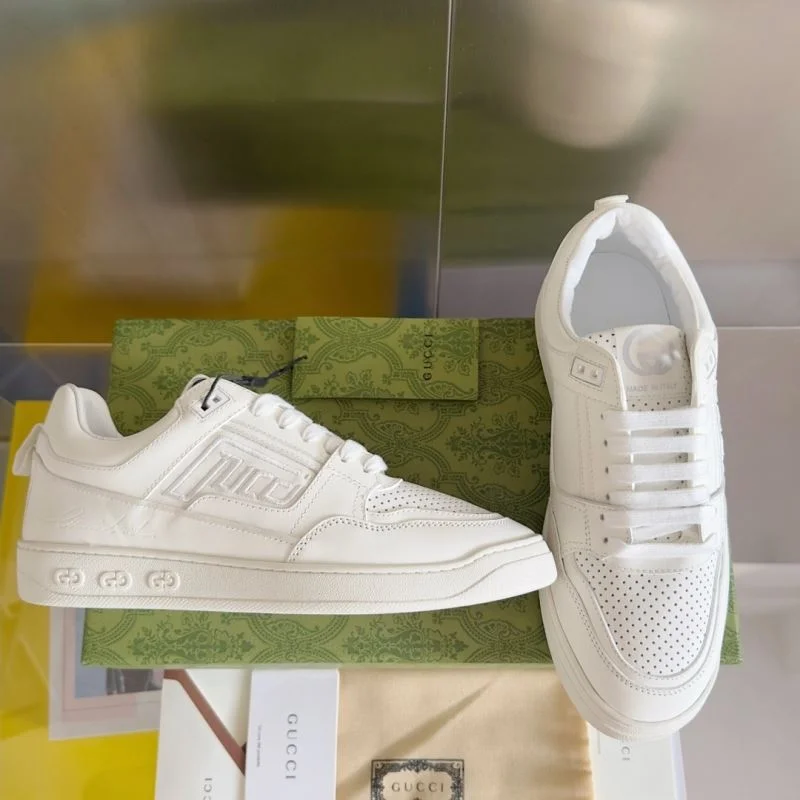 Accurate model Gucci Low Shoes