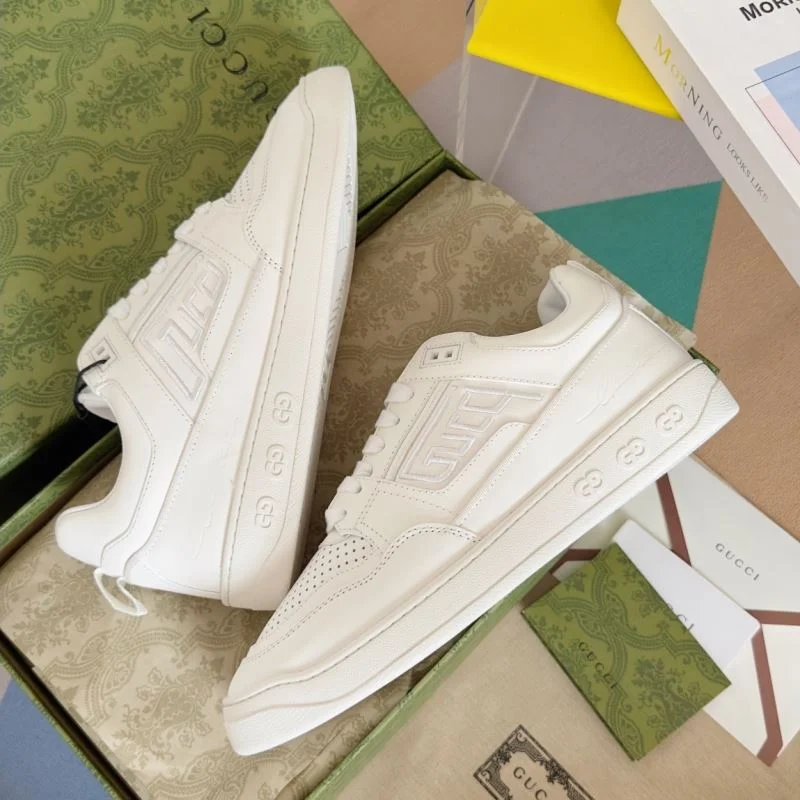 Accurate model Gucci Low Shoes