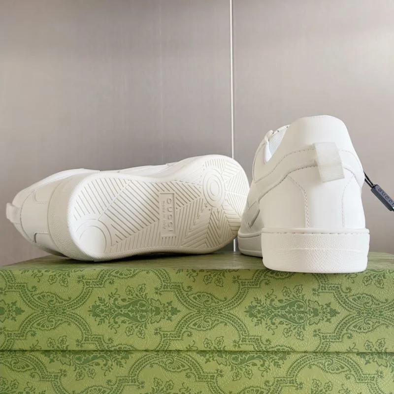 Accurate model Gucci Low Shoes