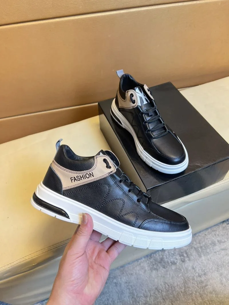 Accurate model Gucci Low Shoes