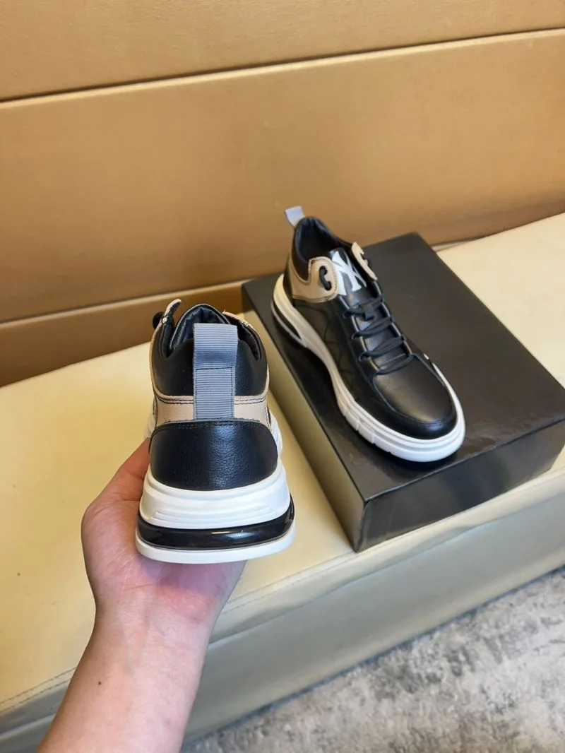 Accurate model Gucci Low Shoes