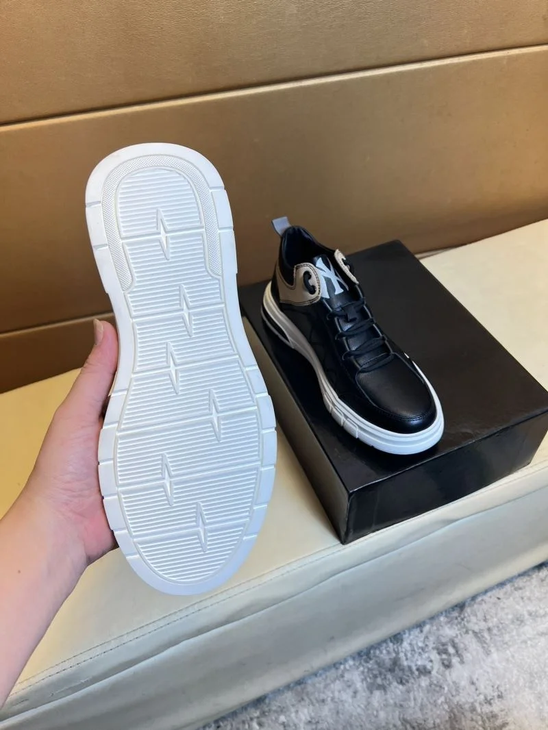 Accurate model Gucci Low Shoes