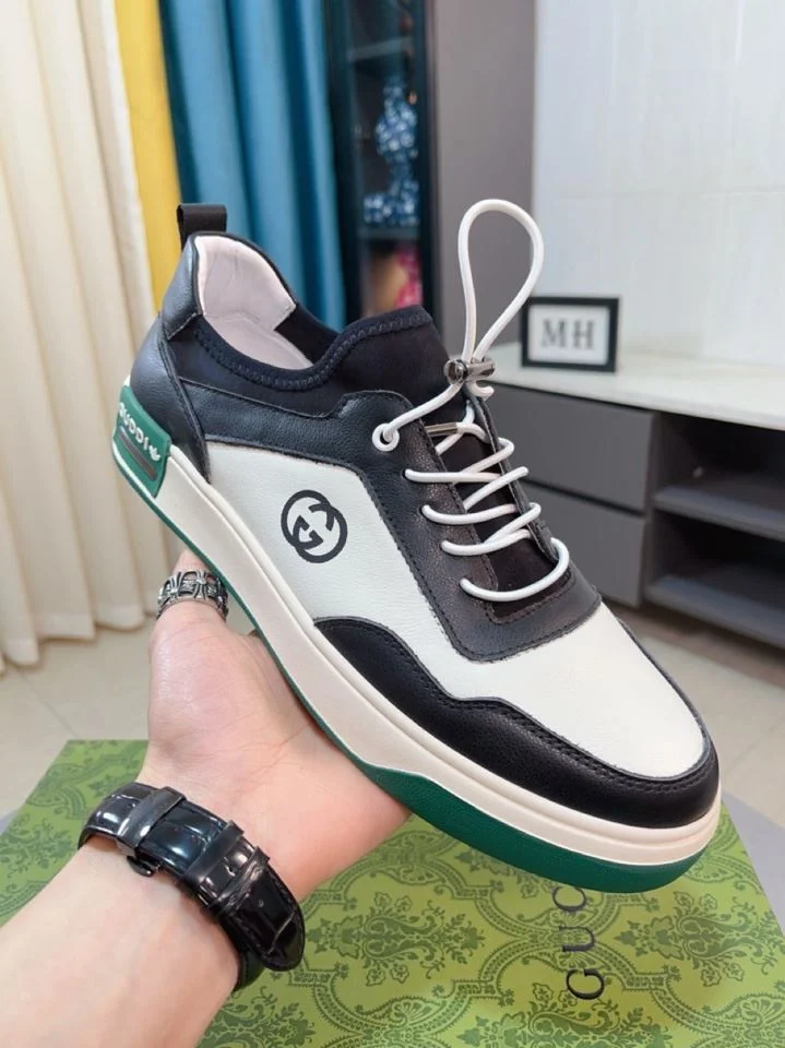 Accurate model Gucci Low Shoes