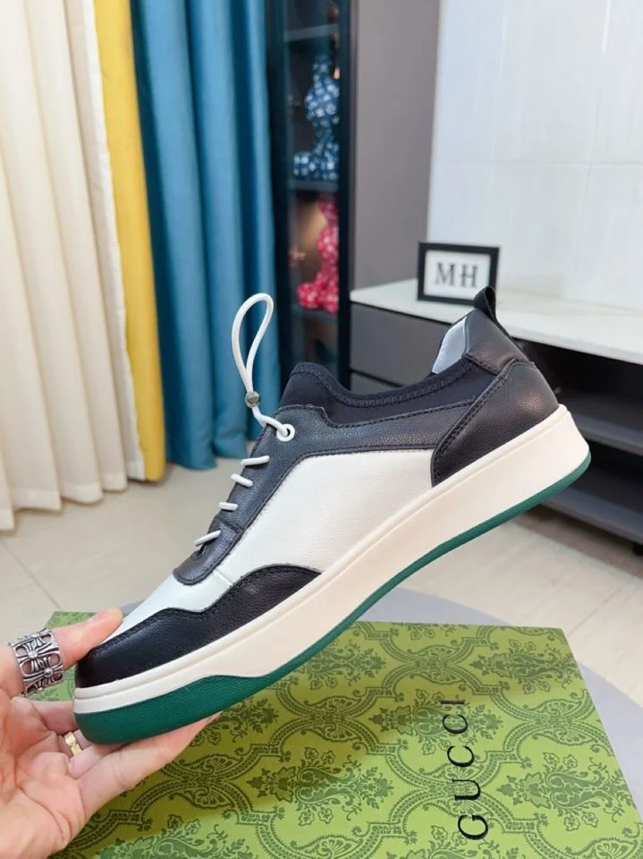 Accurate model Gucci Low Shoes