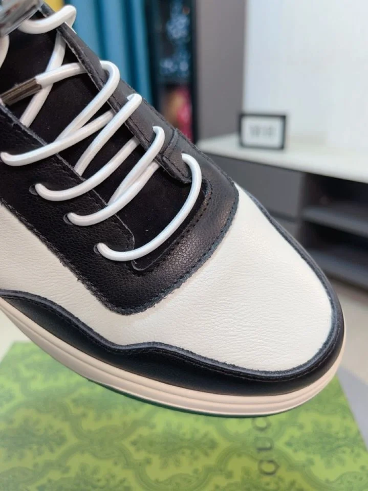 Accurate model Gucci Low Shoes