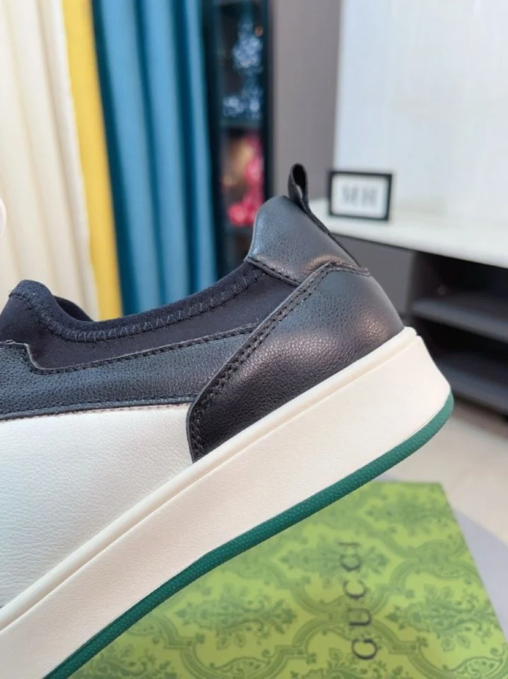 Accurate model Gucci Low Shoes