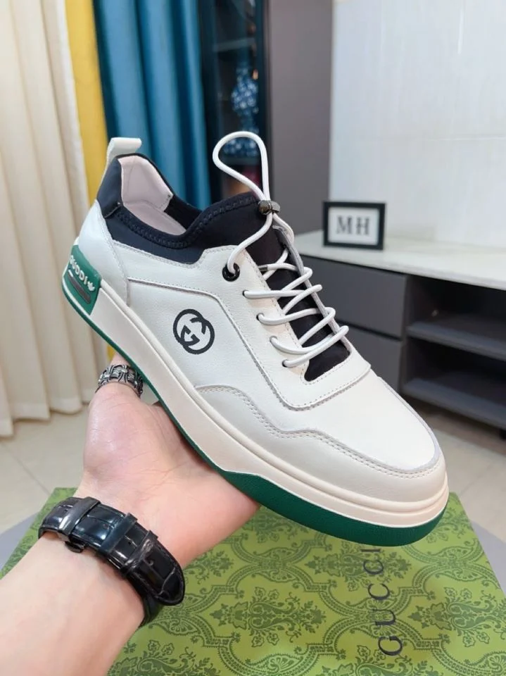 Accurate model Gucci Low Shoes