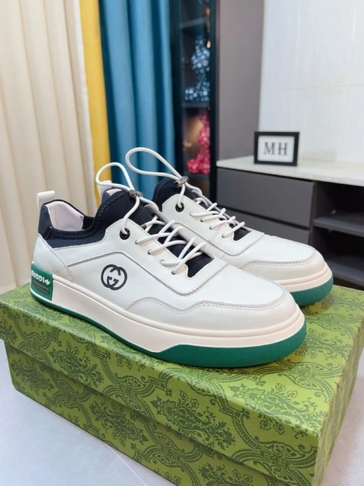 Accurate model Gucci Low Shoes