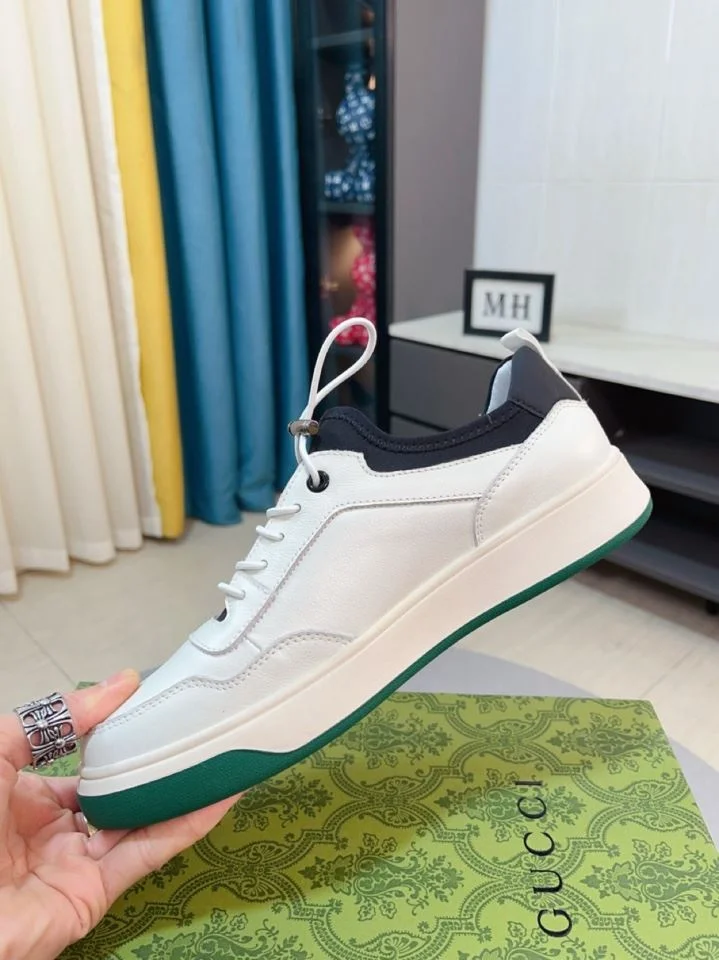 Accurate model Gucci Low Shoes